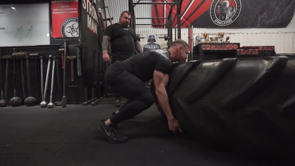 Strongman Vs. Bodybuilder: Main Differences - Boston Rock Gym